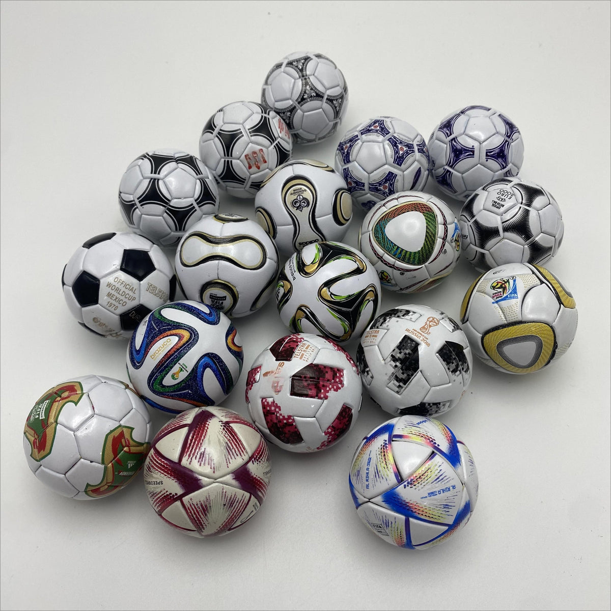 Colección Mundial Legendaria™ — Mini Balones 1970-2022 – Nordiko